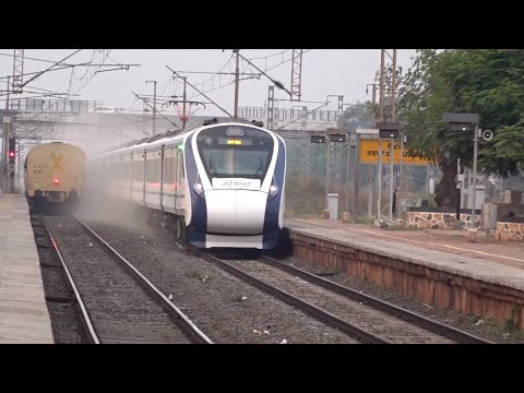 Terrific High Speeding PREMIUM TRAINS At Udvada - Vande Bharat, Mumbai ...