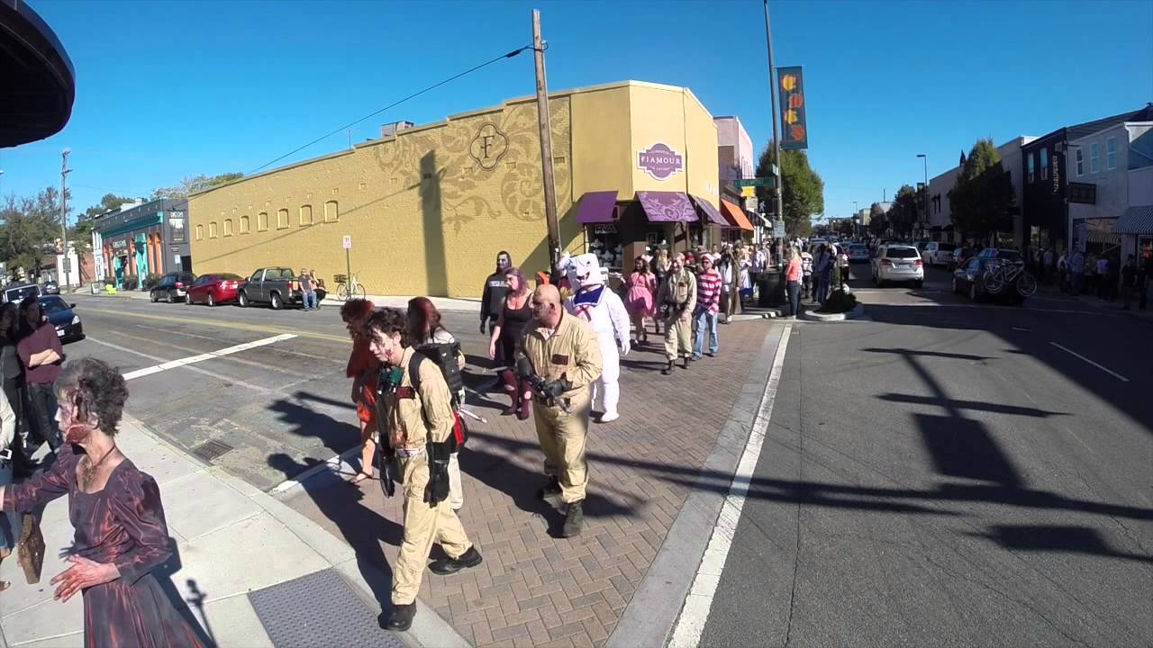 Zombies invade Carytown (RVA Zombie Walk 2014) - YouTube