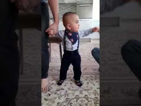 Metin barlık Halay çeken ufaklık