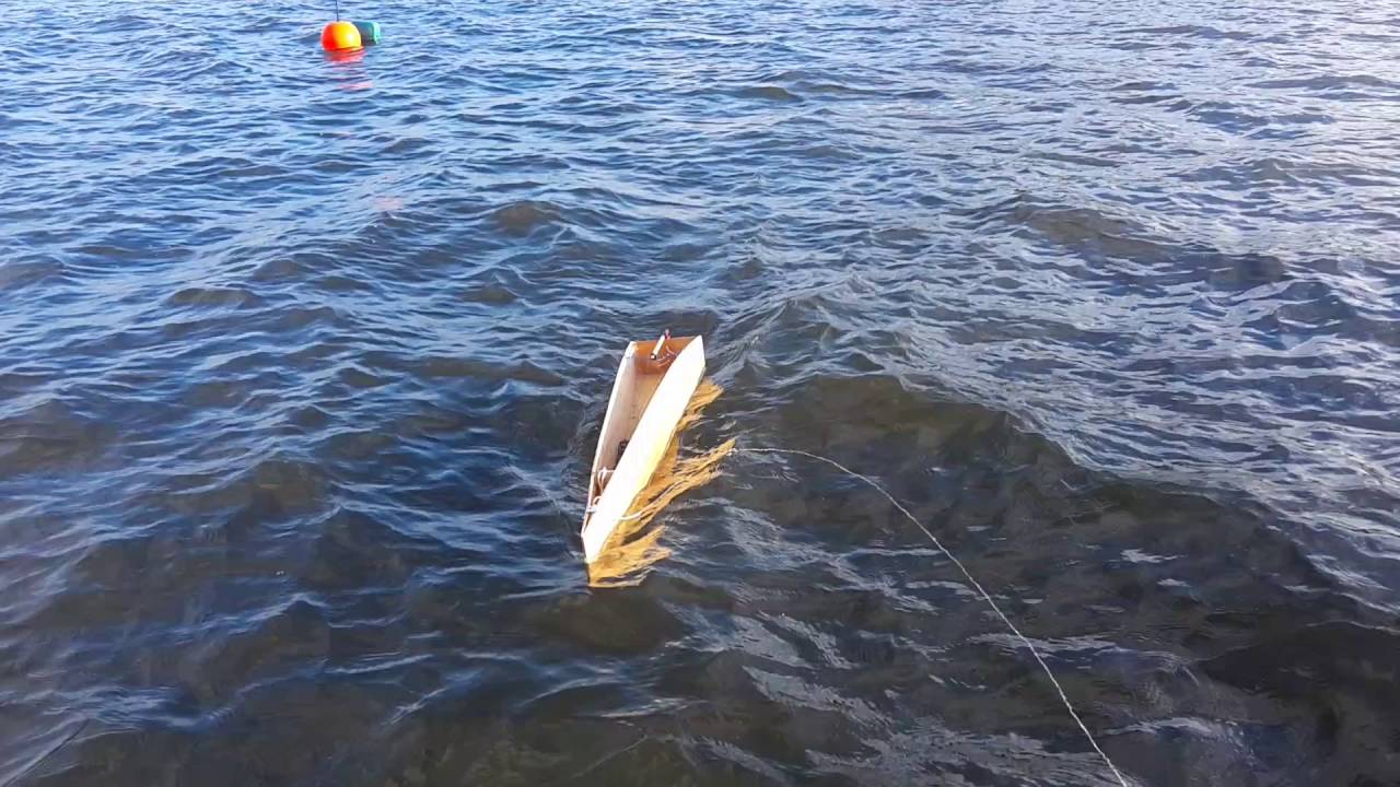 Wedgeshaped Hull in waves - need amas - YouTube