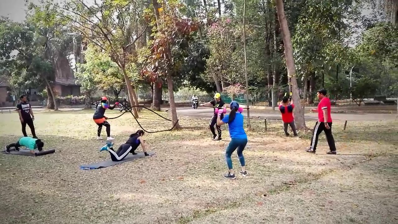 Outdoor Functional Group Workout - YouTube