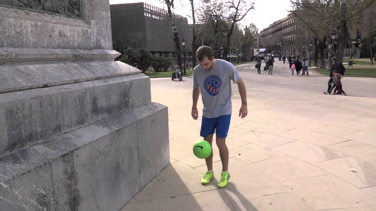 Barcelona Freestyle Football 2014 - YouTube