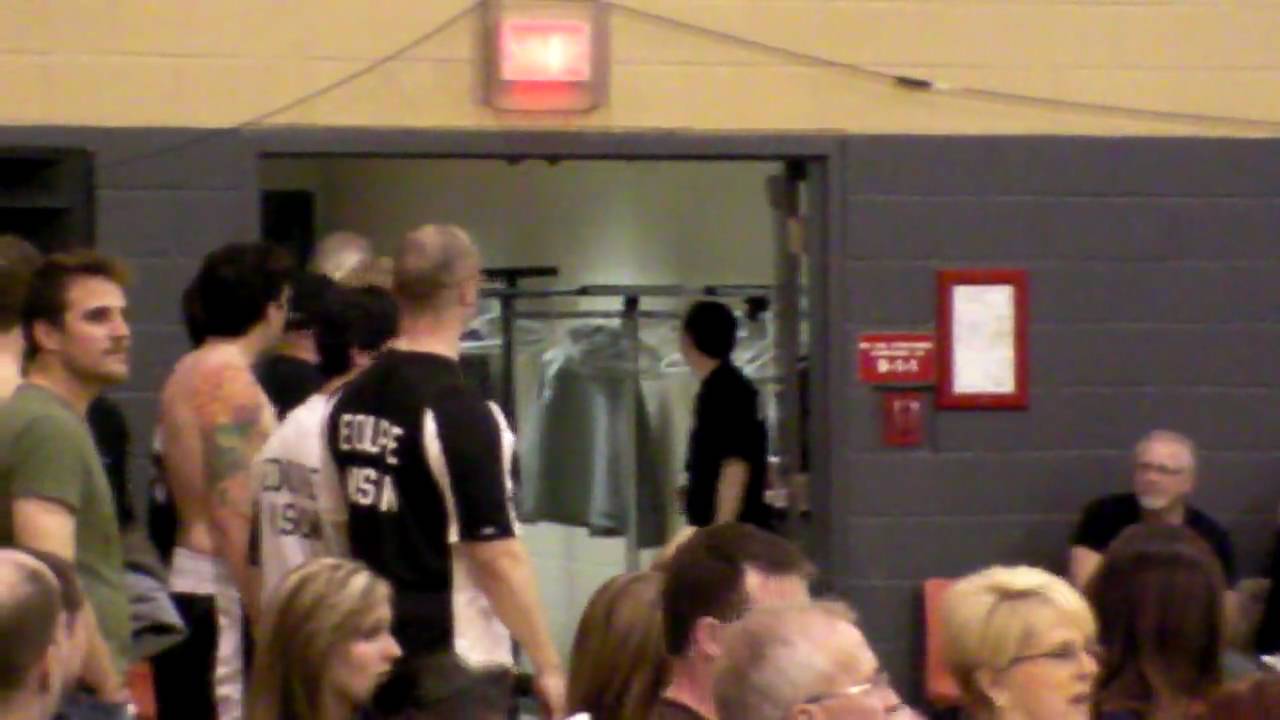 Iceman Kickboxing 2010/04/10, Fight 7, Entrances - YouTube