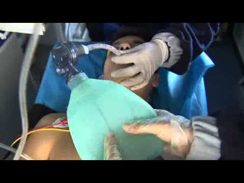 Intubación (Técnico en emergencias sanitarias) - YouTube