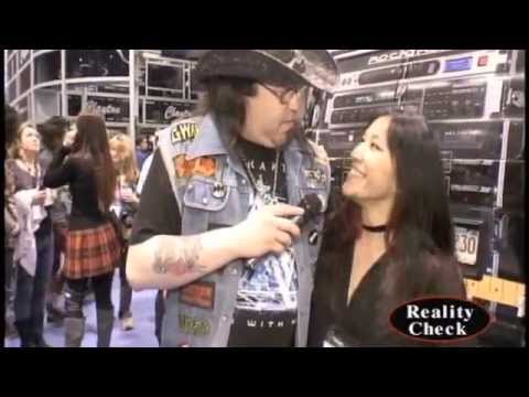 Janis Tanaka (ex-Pink/L7) at NAMM 2014 - YouTube