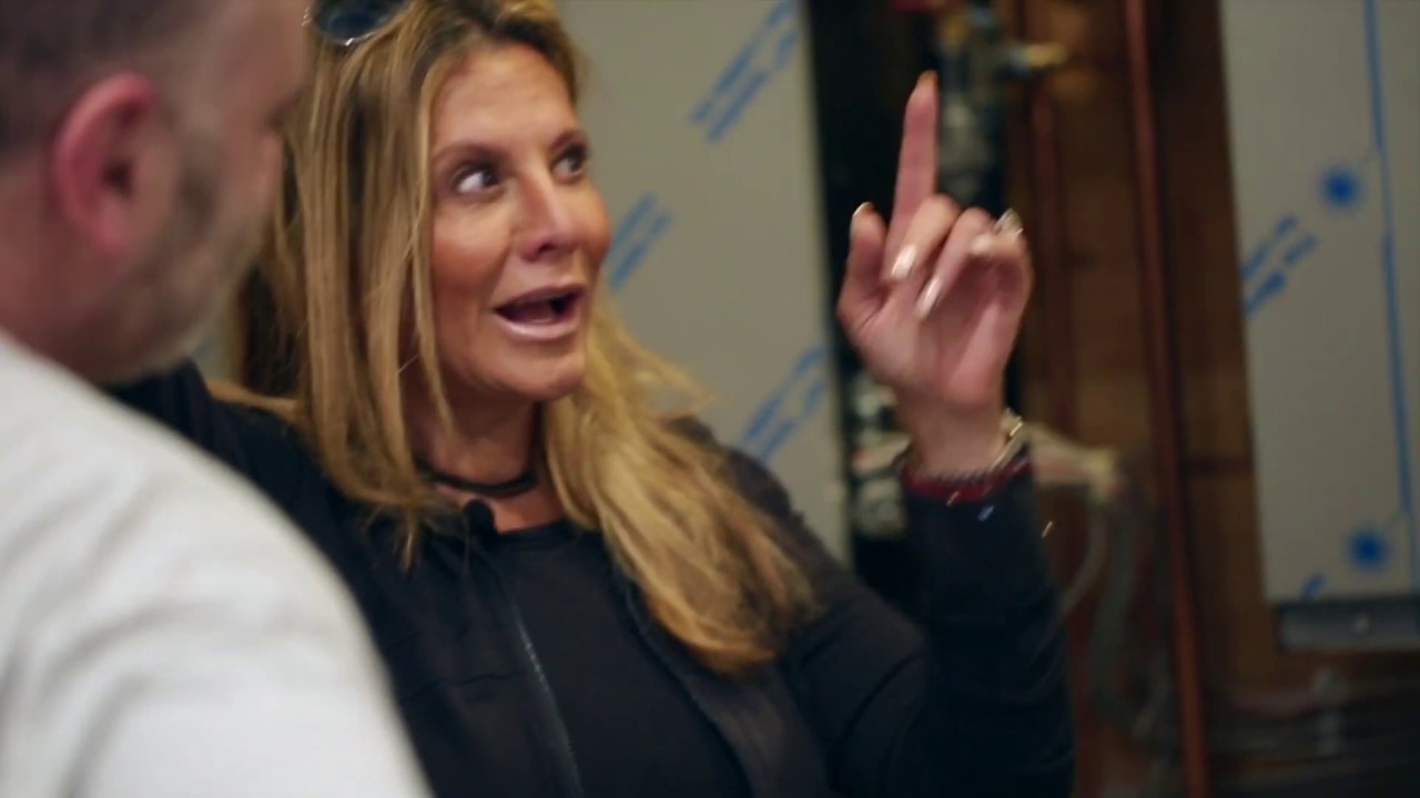 Day In The Life of Cindy Stumpo - YouTube