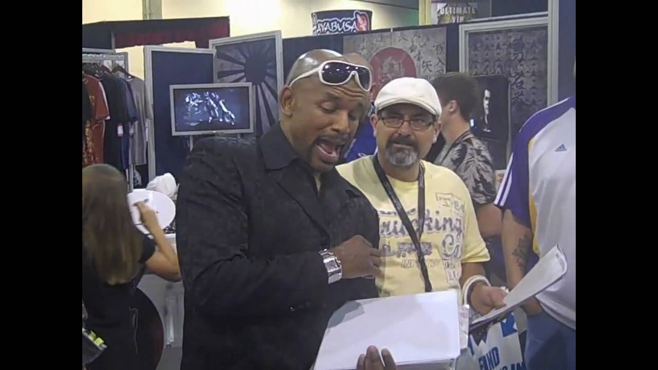 Shonie Carter - UFC 100 Fan Expo - YouTube