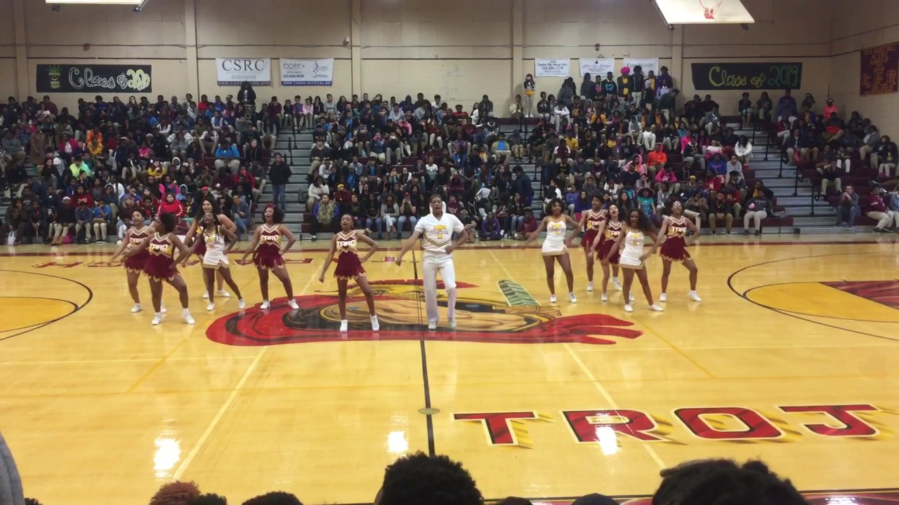 Tara High School Cheerleaders - YouTube