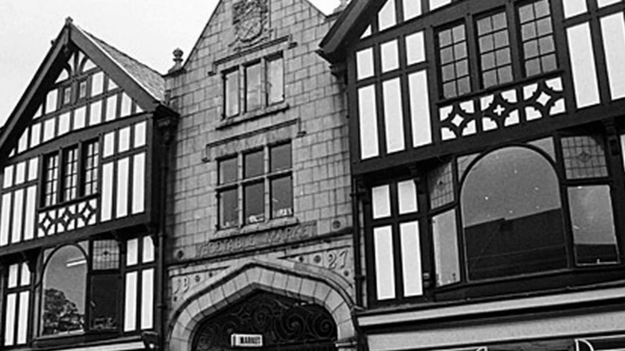 A Look at Wrexham Markets in 1982 - YouTube