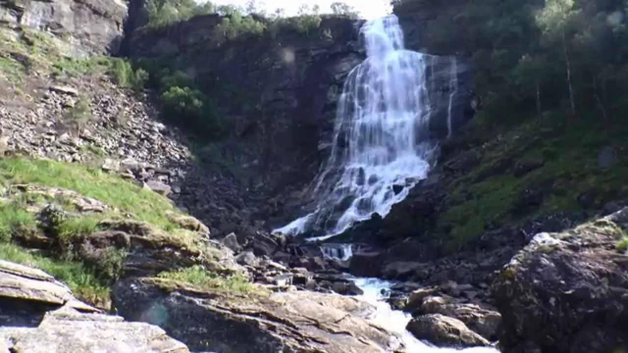 Fossen Bratte and nearby unnamed waterfall, Eikedalen, Hordaland ...