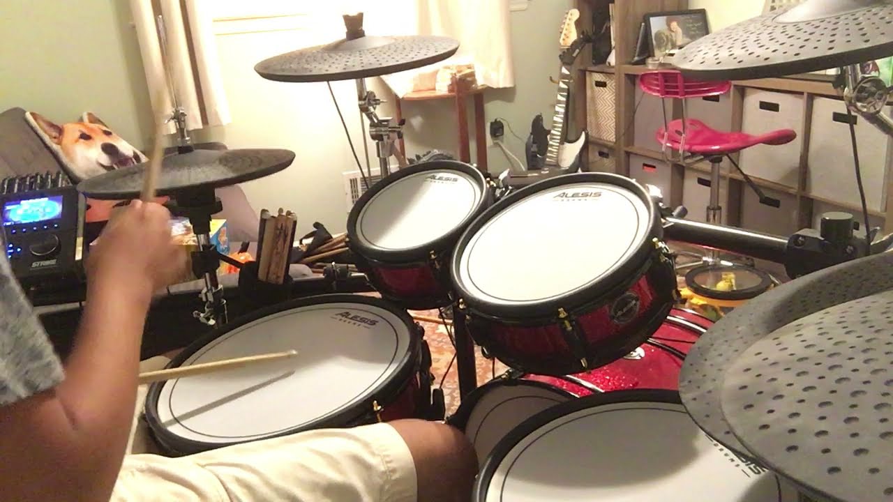 Cool fill from Blackened by Metallica!! - YouTube