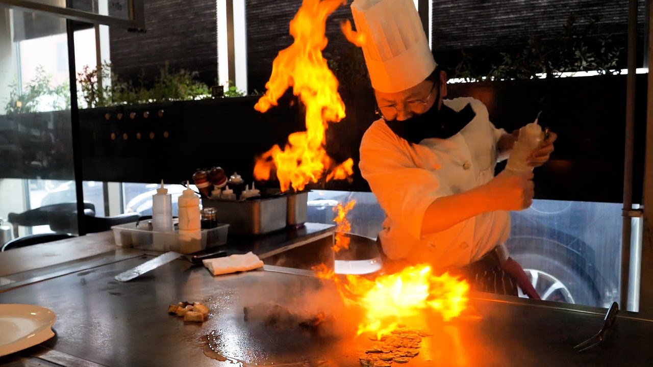 Amazing teppanyaki master's show, Assorted special course dishes - YouTube