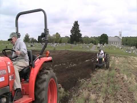 Chasing Paul Lilienthal, New 2012 Kubota L3800HST & 1956 Ferguson TO35 ...
