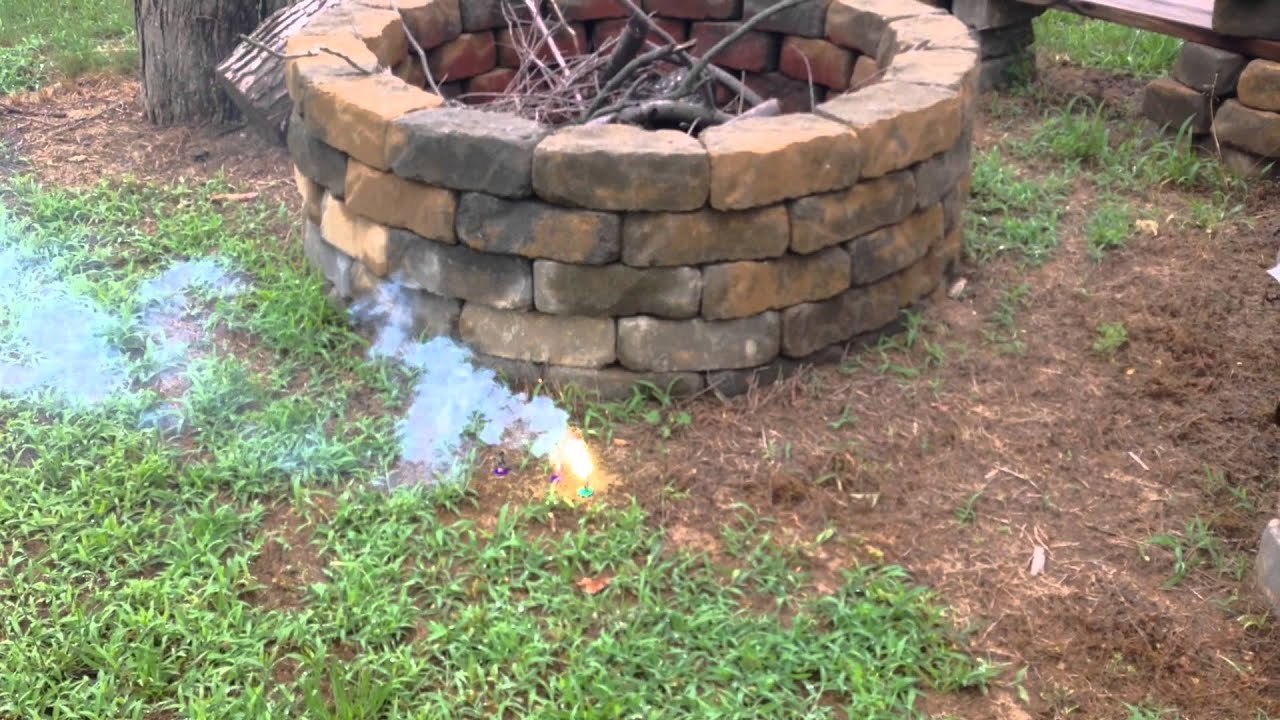 FLASHING FOUNTAIN - TNT Fireworks Fire Cracker - YouTube