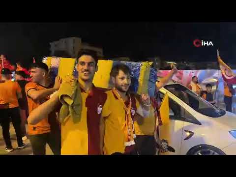 Iğdır’da Galatasaraylı taraftarlar şampiyonluğu Fenerbahçe ve Beşiktaş tabutu ile kutladı