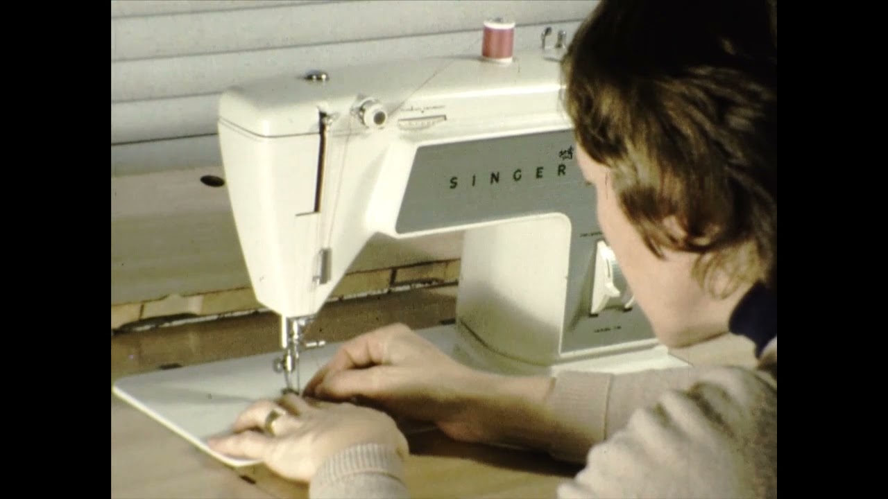 How to Thread a 1970s Singer Sewing Machine - YouTube