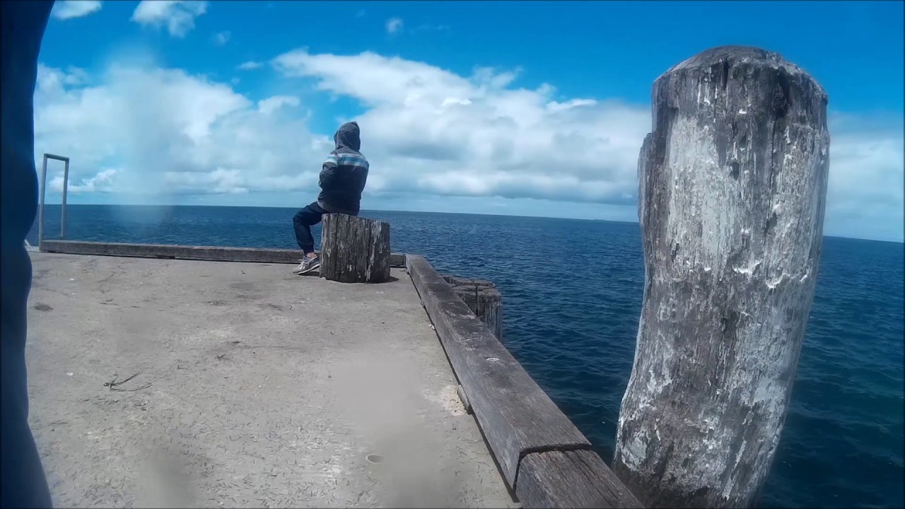 Under Edithburgh Jetty - YouTube