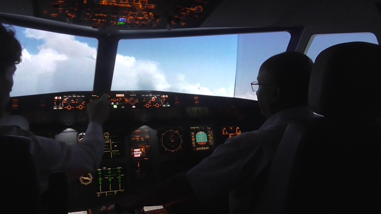 simulateur A320 AVIASIM TOURS 1 sur 2 - YouTube
