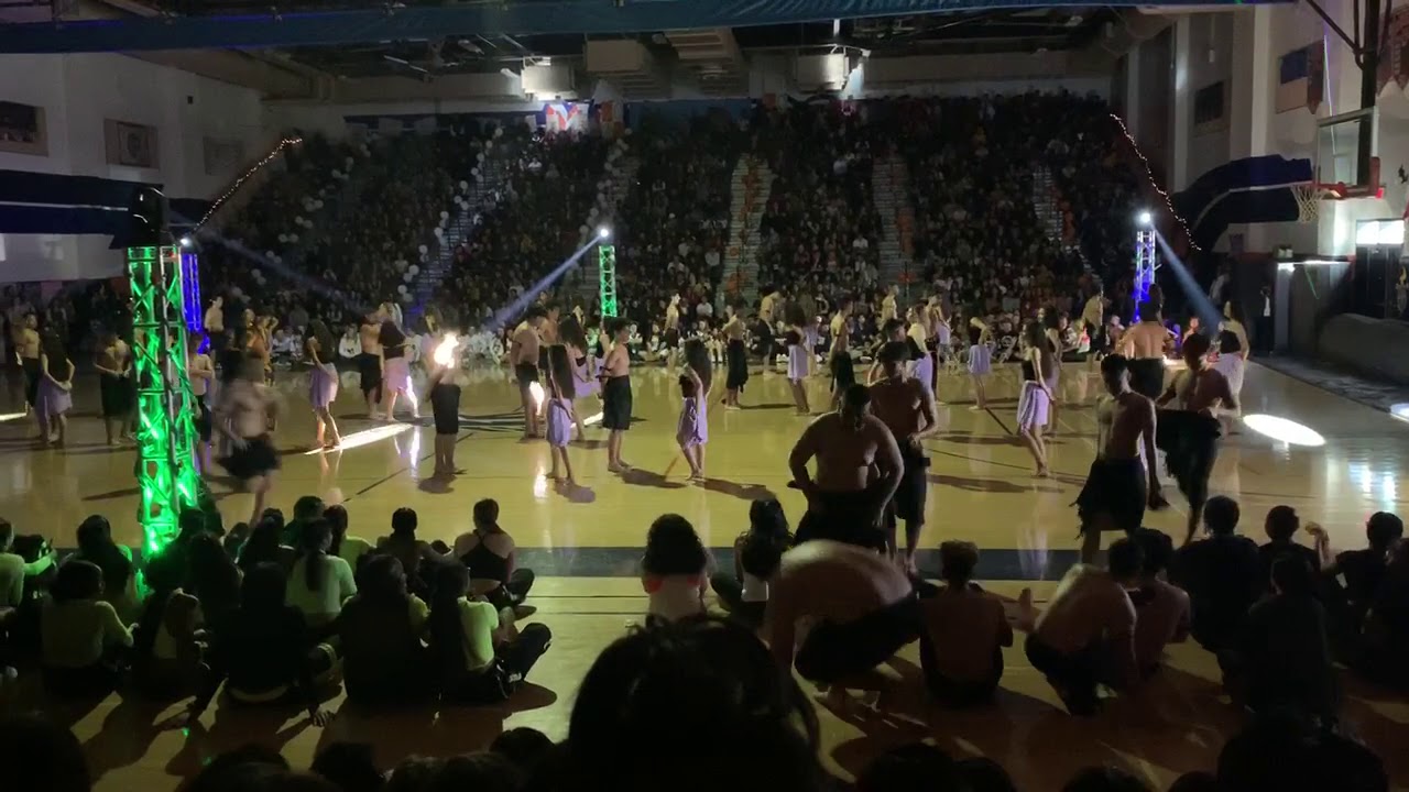 Hawaiian Poly Dance - YouTube