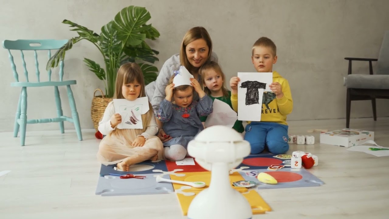 Angielski dla przedszkolaków metodą The Flibets z robotem Emys. - YouTube