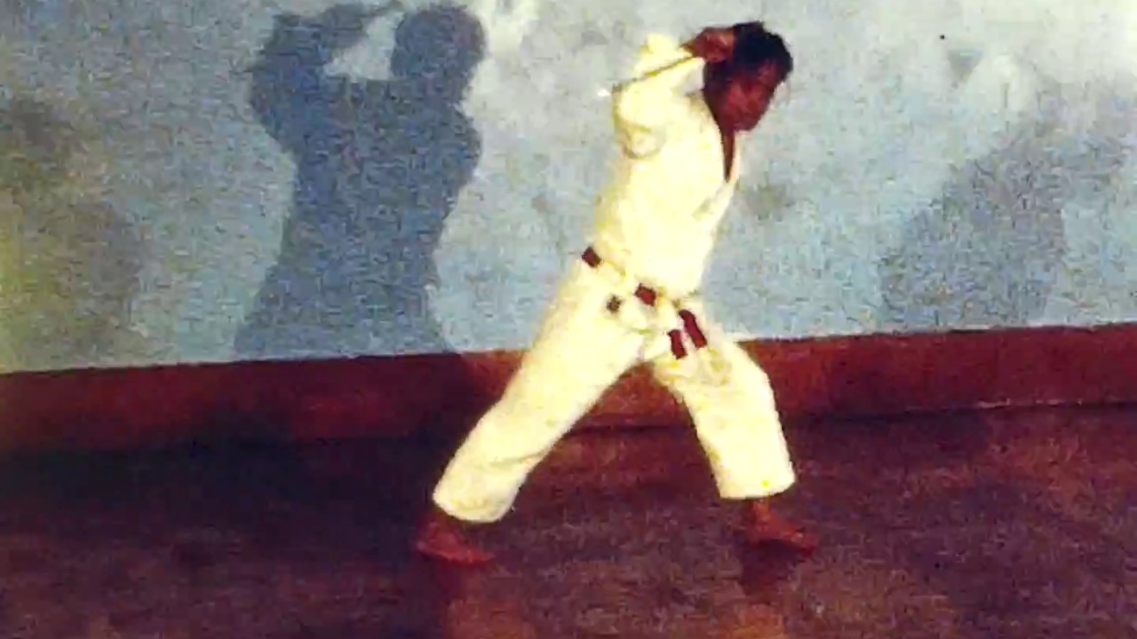 Isshin Ryu Master Angi Uezu - YouTube