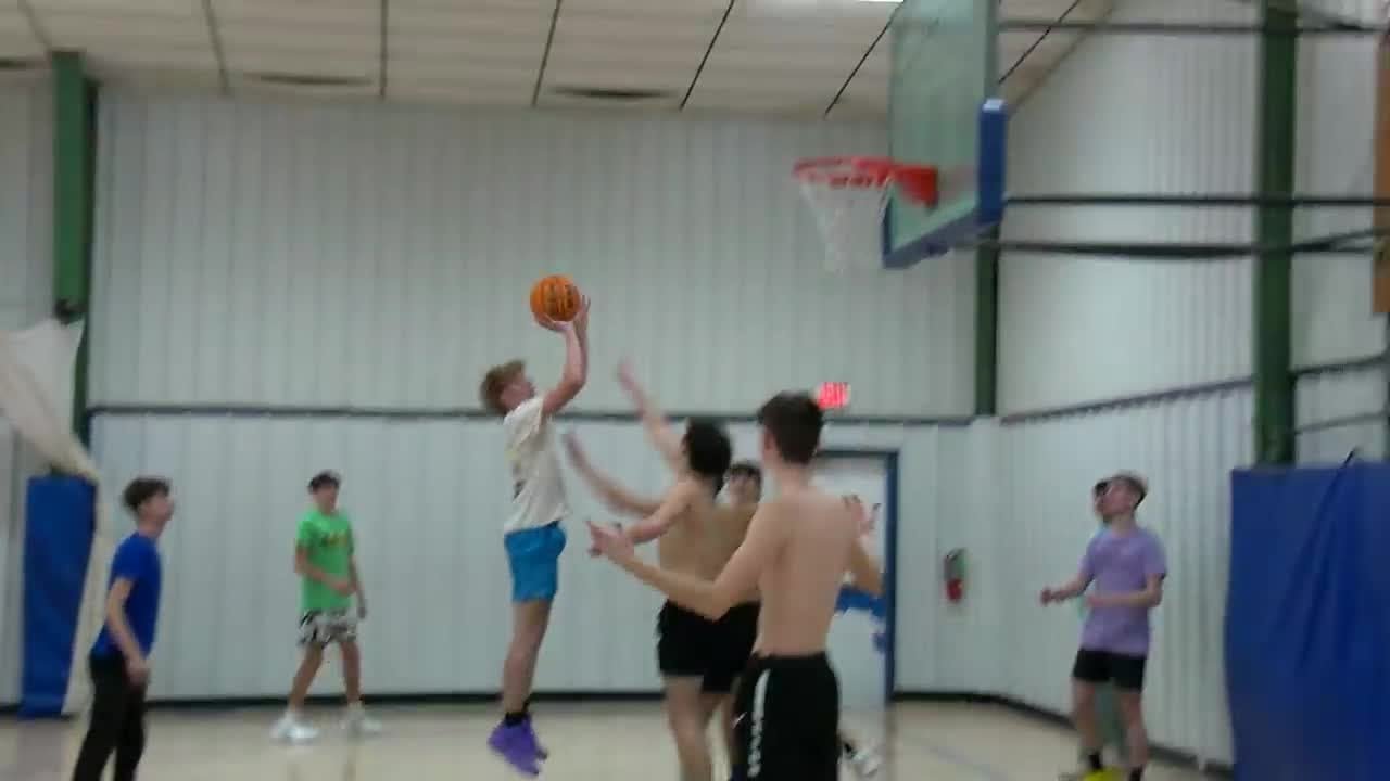 Cyril begins their gold ball chase Tuesday against Caddo - YouTube