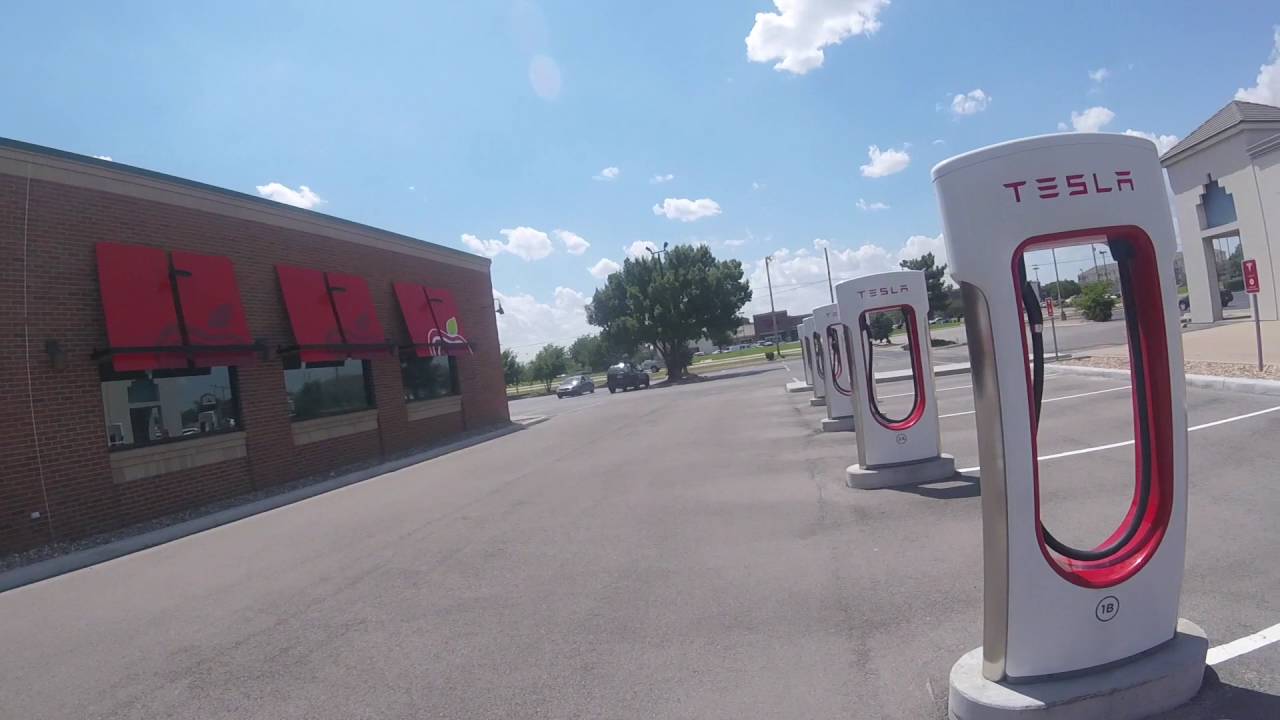 Tesla - Wichita, KS Super Charger - YouTube