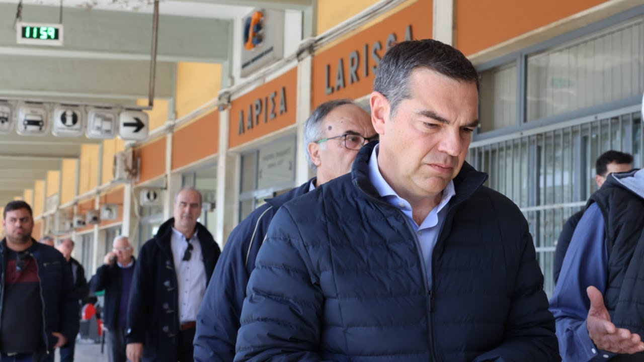Δήλωση από το εγκαταλελειμμένο κτίριο της τηλεδιοίκησης Λάρισας - YouTube