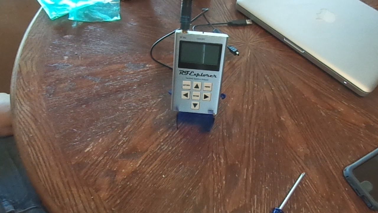 RF explorer Tabel top stand Video 2 - YouTube