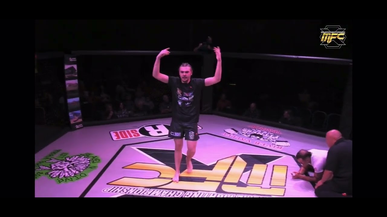Gaven Woodard Vs Taylor Davis Cage Grappling - YouTube