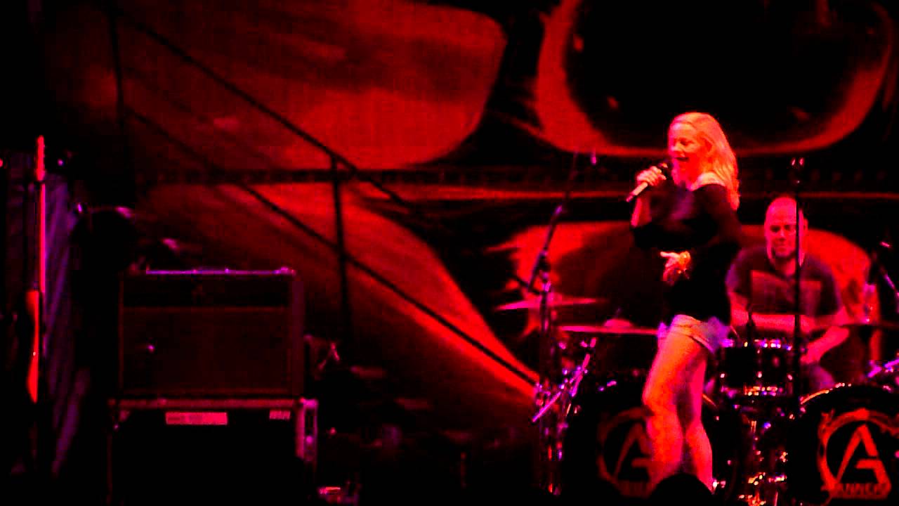 I Feel Alive - Agua de Annique & Anneke - Live @ Le Zenith de Paris ...
