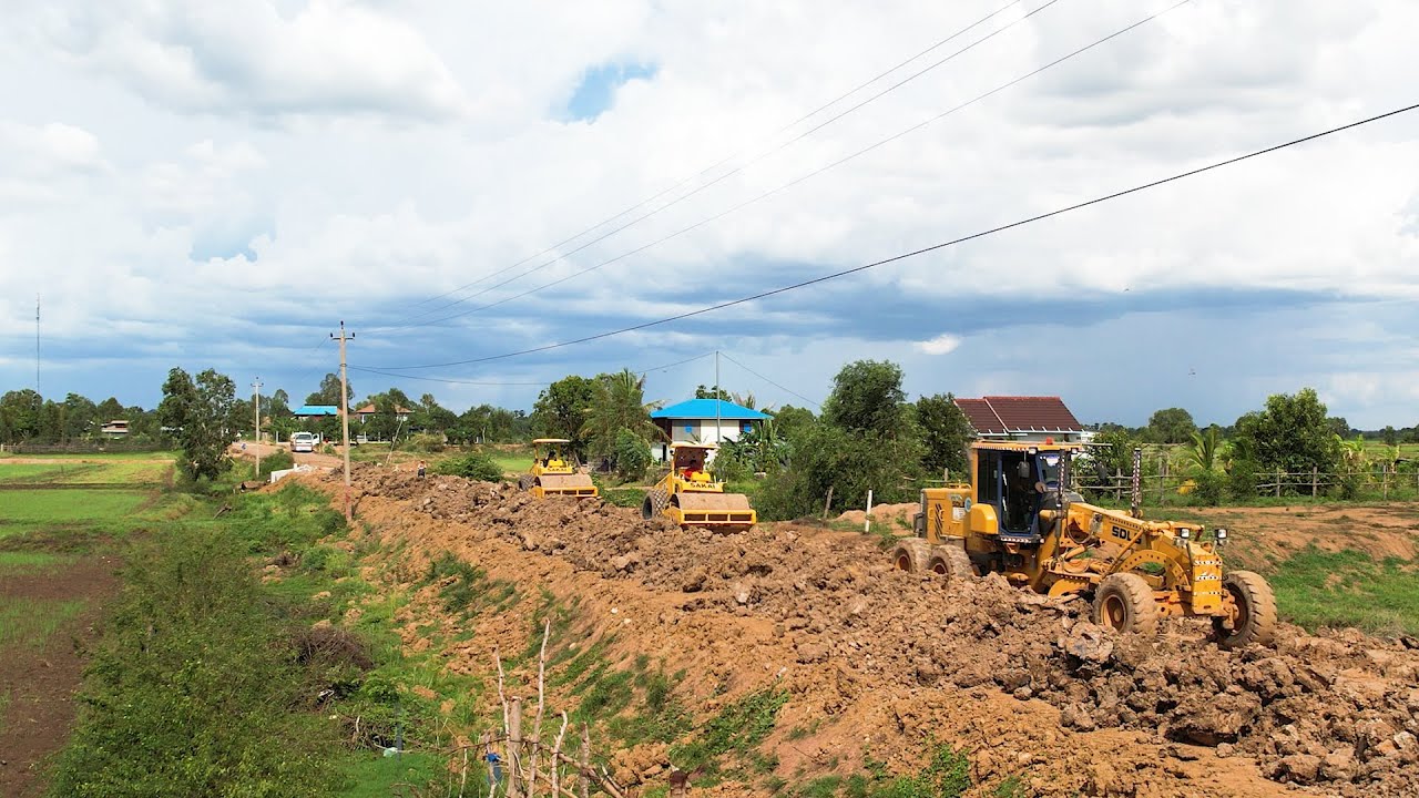 The Best Work Pushing Clay Method For Using Heavy Equipment To Build A ...