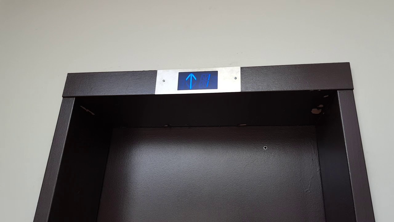 Modded Armor Hydraulic Elevator at 77 Queenway West, Mississauga ON ...