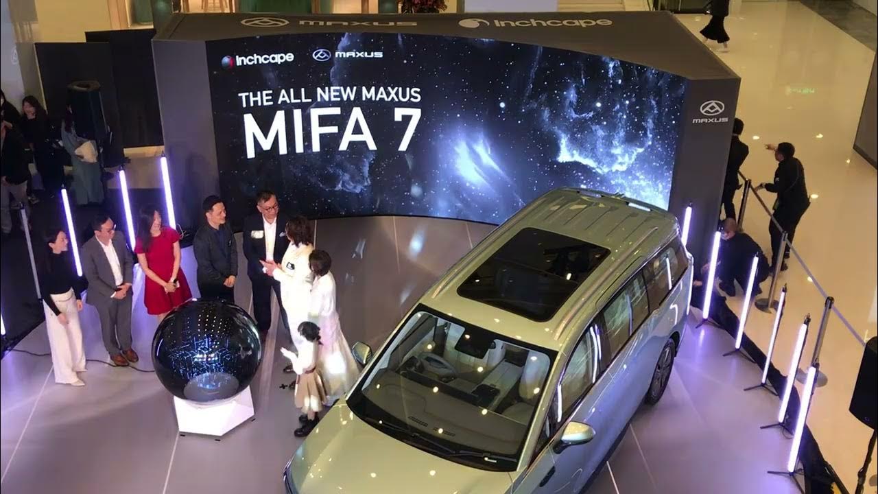 (J67) Curve LED Wall (海港城) - YouTube