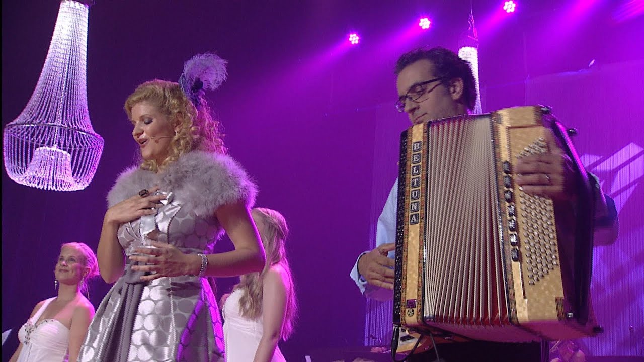 Mirusia - Beautiful that way - YouTube