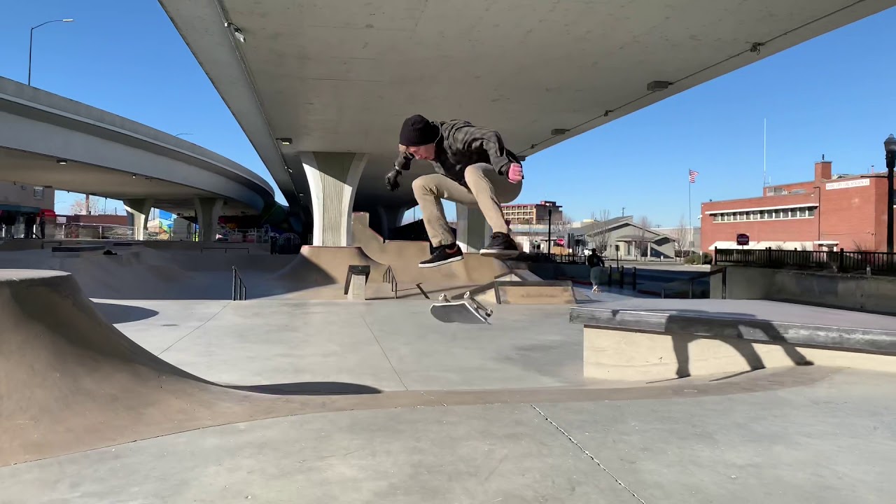 Skateboarding Boise, Idaho Rhodes Skatepark Montage - YouTube