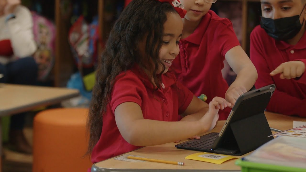 Celebrating Biliteracy at Pershing Park Elementary - YouTube