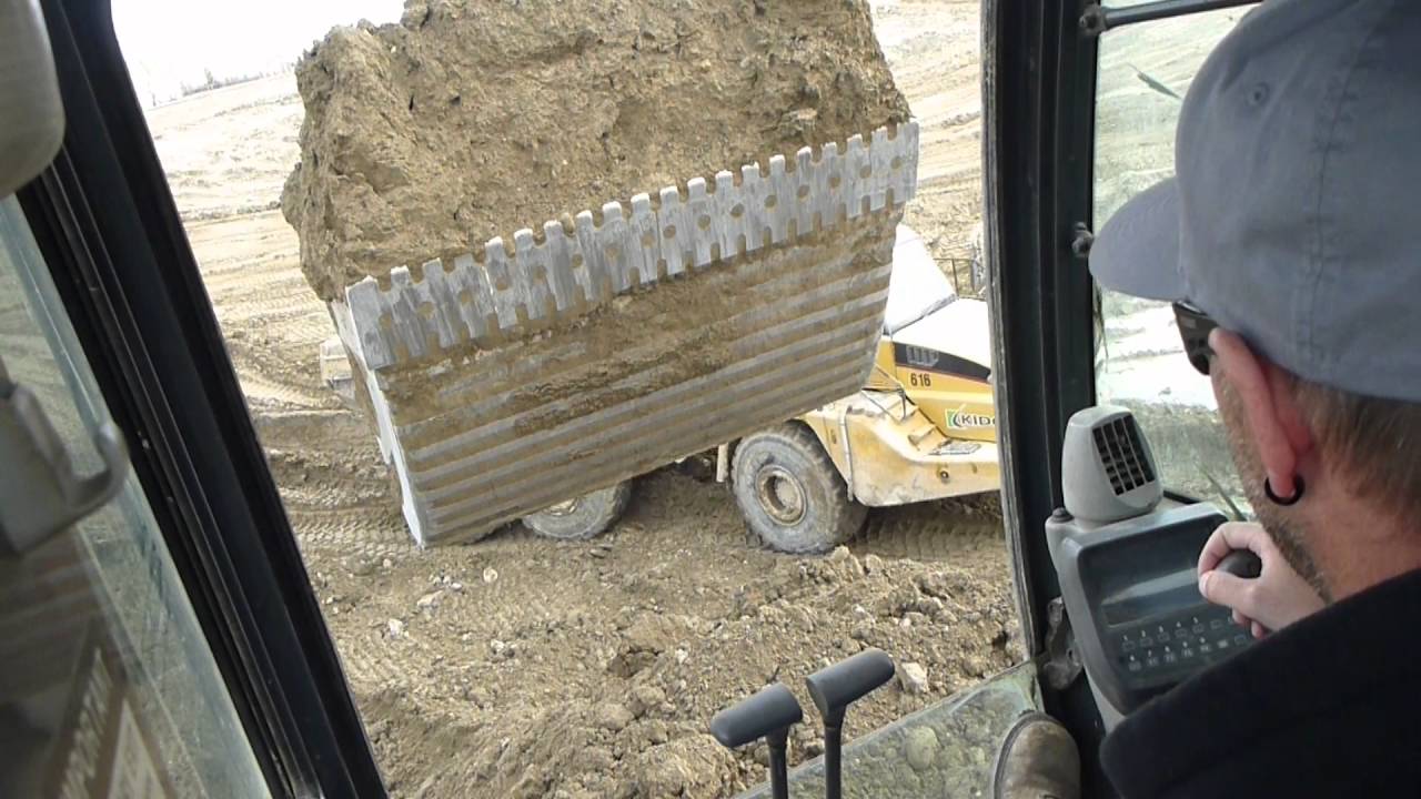 Heaping Buckets and Loading Trucks | 29 minutes long - YouTube