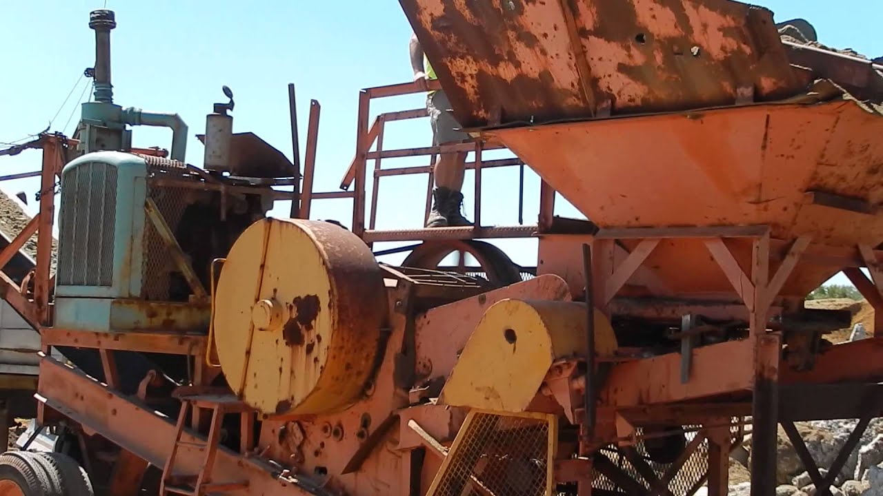 HCEA 2015 - Loading Billy's Crusher - YouTube