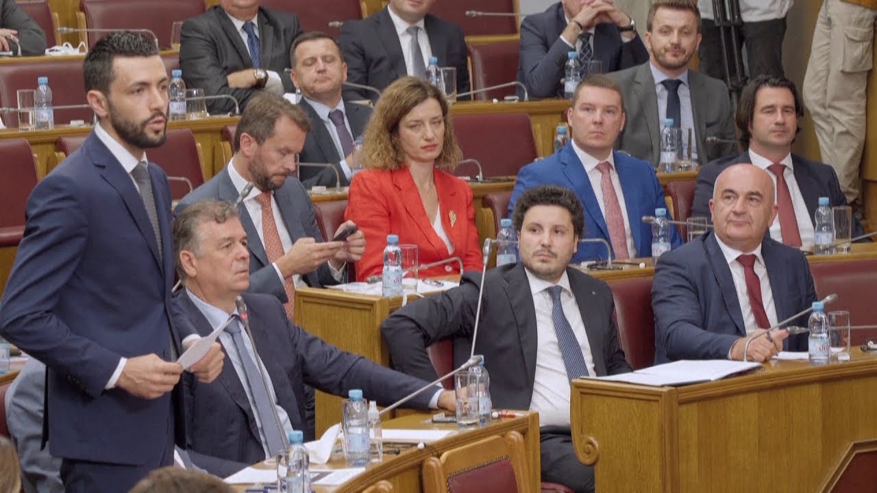 Top News - Dritan Abazoviç, 115 ditë kryeministër/Çfarë e rrëzoi ... Top News - Dritan Abazoviç, 115 ditë kryeministër/Çfarë e rrëzoi ...