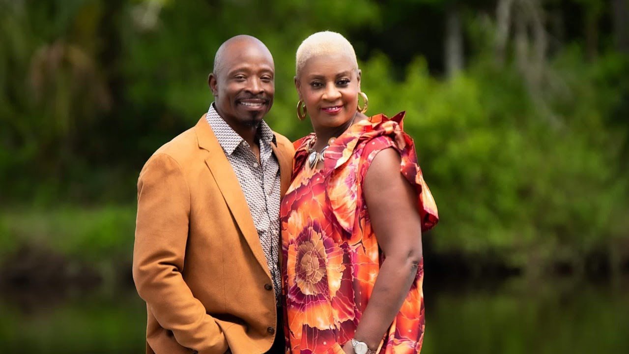 Join Keeping it Straight with Apostle Barbara & Lorenzo Patterson - YouTube