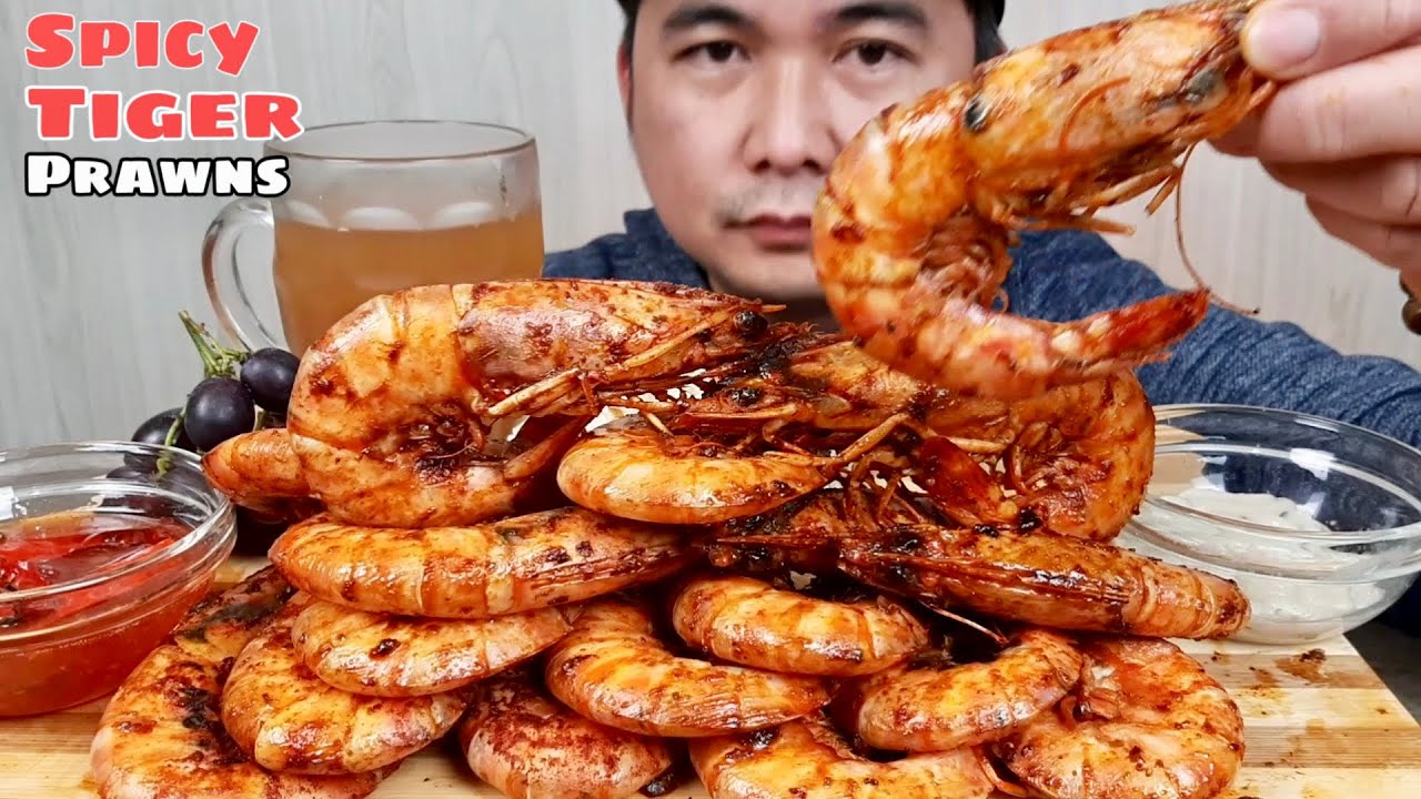EXTRA SPICY TIGER PRAWNS | MUKBANG PHILIPPINES | ZUMIYUMMY - YouTube