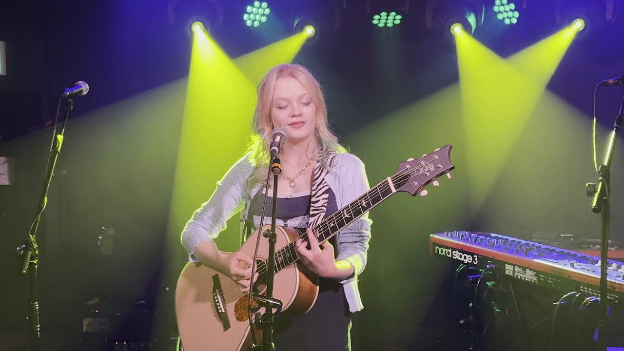 So Last Season - Grace Calver, live at The Grace - YouTube