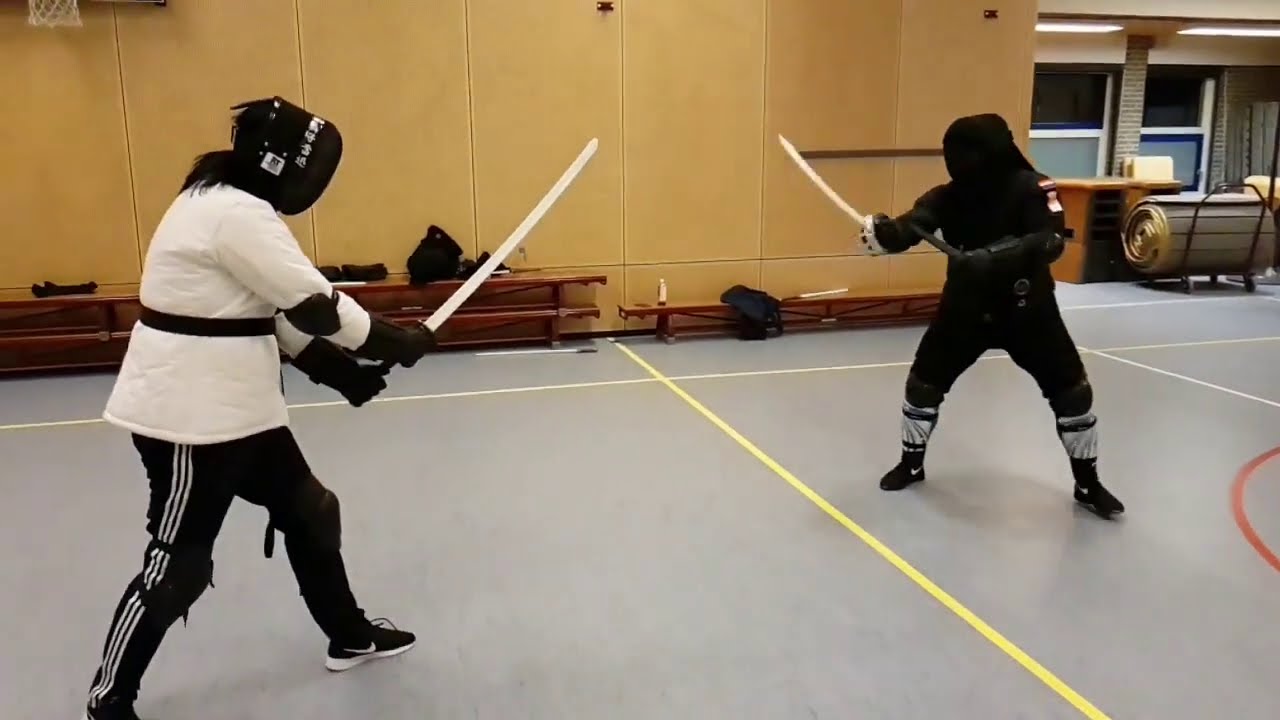 KNIL: Klewang & dagger vs Katana (H.E.M.A. sparring for fun) - YouTube