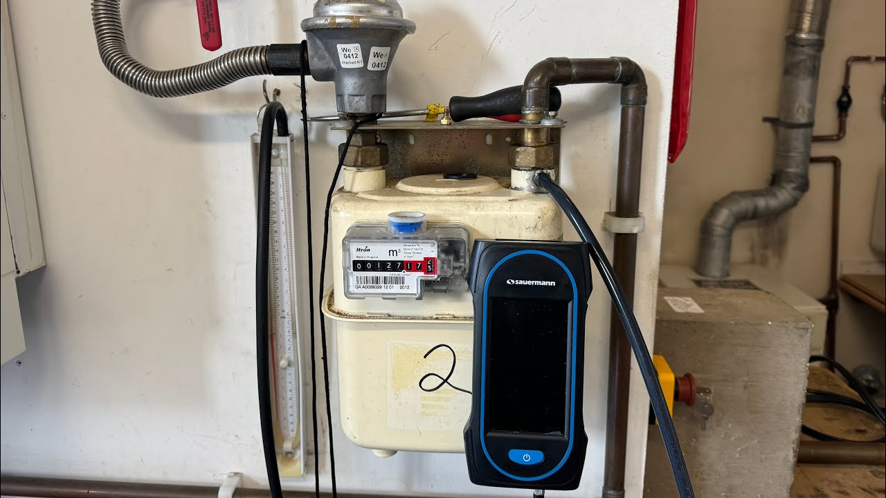 Gas tightness test using the Sauermann SI-CA 130 FLUE GAS ANALYSER PART ...
