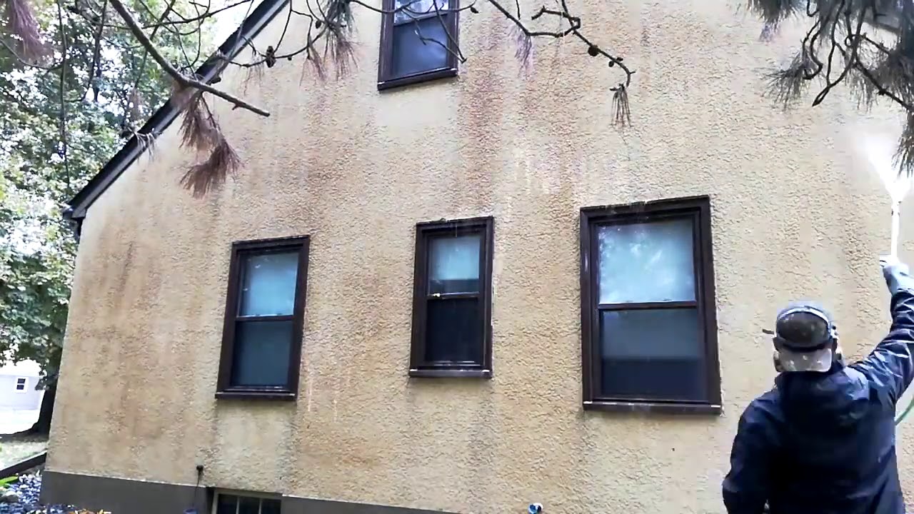 Soft Washing Stucco - YouTube