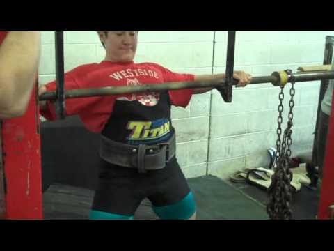 Westside Barbell. Laura Phelps warming up - YouTube
