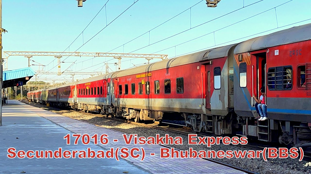 17016 - Visakha Express spotted at MoulaAli with LGD WAP-7 ...