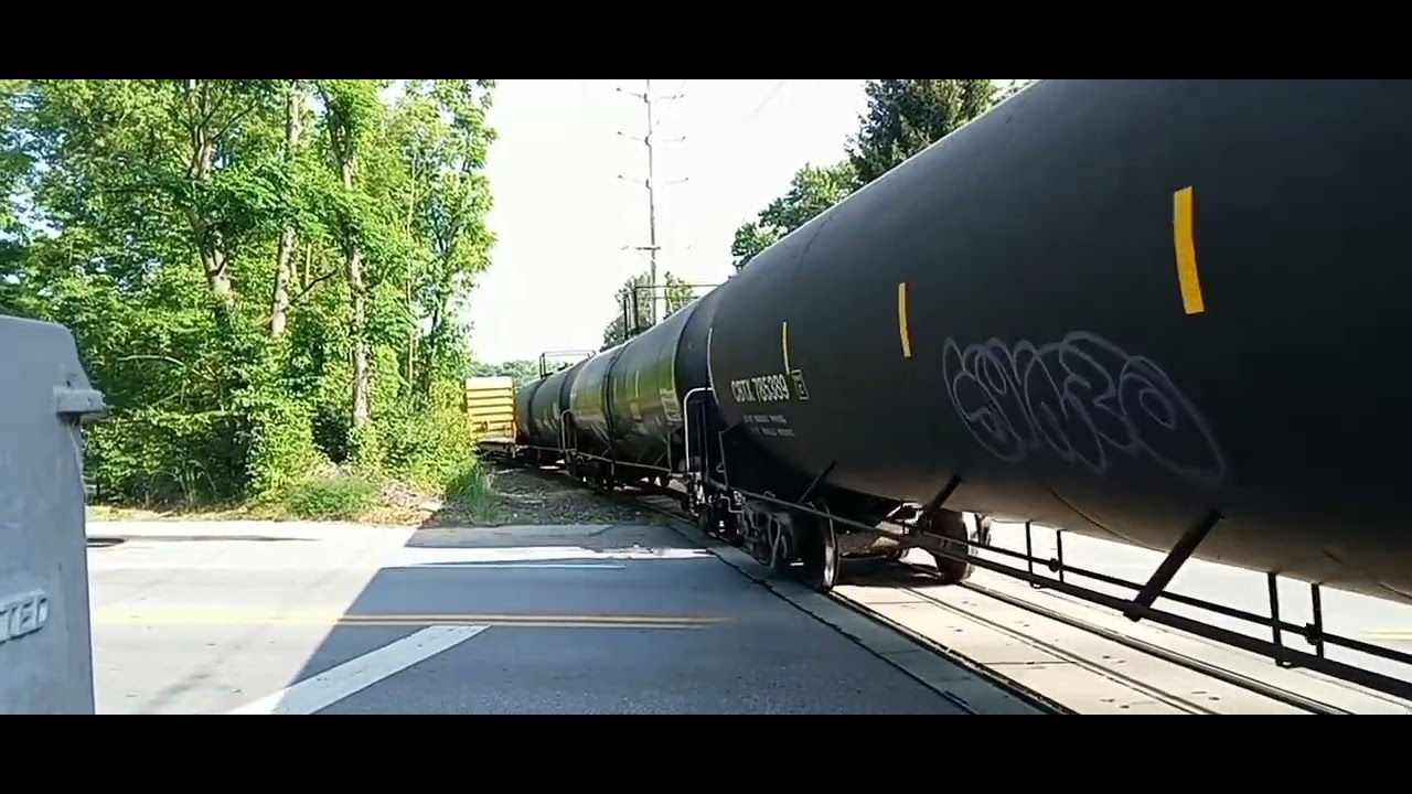 East Penn Z307-31/WN-31 making a run up the 1% Northbound Elsmere (DE ...