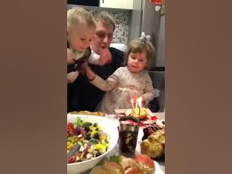 ДР Милки: Макс задуватель свечей - YouTube